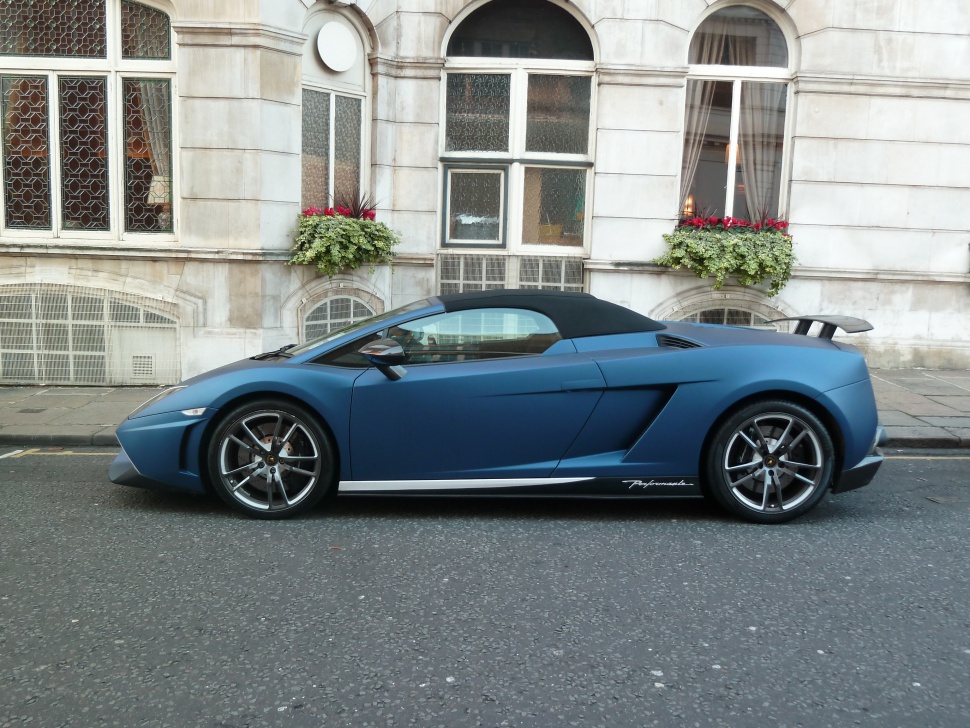 Lamborghini Gallardo technical specifications and fuel economy